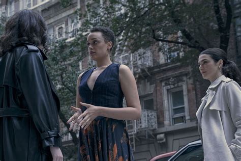 Dead Ringers Ending Explained Who Dies And Why Popsugar Entertainment