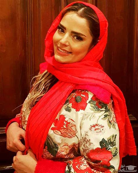 عکس سپیده خداوردی در یک کافی شاپ عجیب و غریب