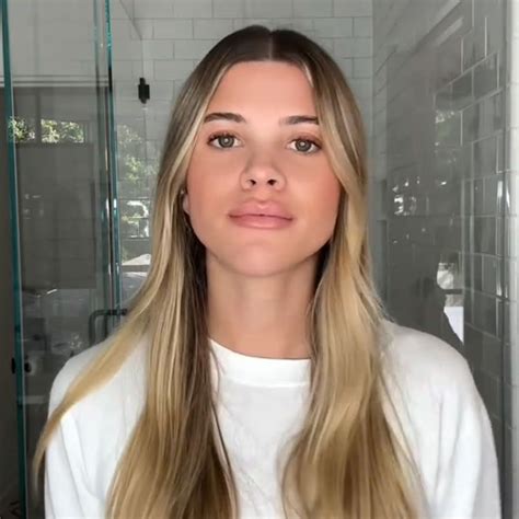 Sofia Richie Hops On ‘pumpkin Spice Lip Trend And Demonstrates The Look