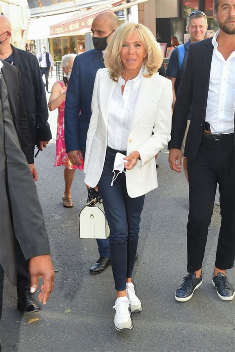 Brigitte Macron Im Ton In Ton Look Stellt Sie Ihr Stilgefühl Erneut