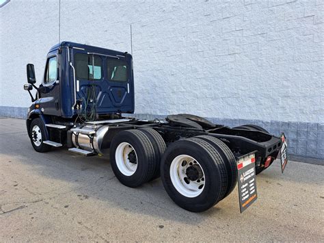 2014 Freightliner Cascadia Lakeside International Trucks