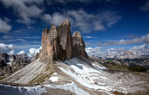 Tourist Guide To Tre Cime Di Lavaredo Italy