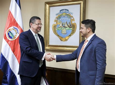 Se Desgrana La Mazorca Laura Bonilla Jala Del Ministerio De Agricultura ¡qué Torta