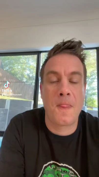 Video Simon Dell On Linkedin Marketing Branding Competition