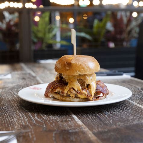 Bread Meats Bread Silverburn Shopping Centre