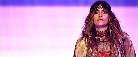 Paris Jacksons Sexuality And Love Life — Coming Out At 14 And Crushing On Girls At 8