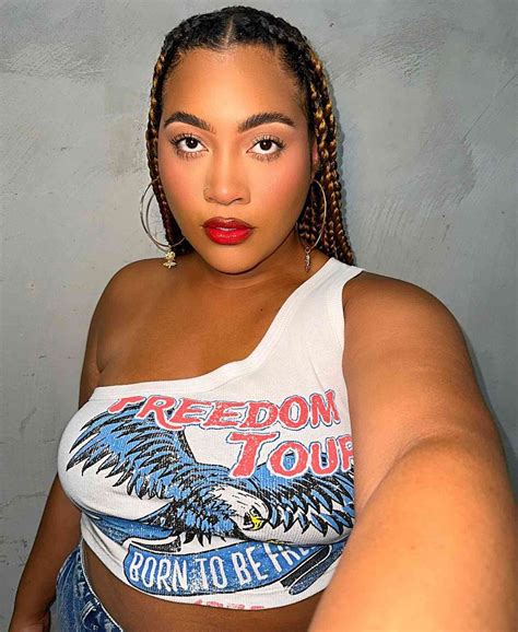 Who Are The Former Backup Dancers Suing Lizzo Everything To Know
