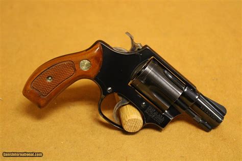 Smith And Wesson Model 36 Chiefs Special 38 Spl 2 Inch Blued Black Sandw