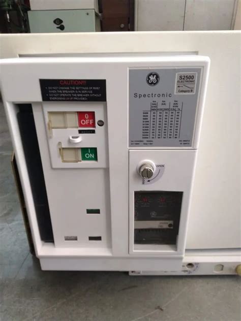 Ge Make Spectronic Air Circuit Breakers At ₹ 220000 Piece High Breaking Circuit Breakers In