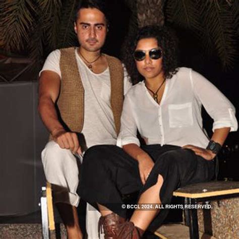 Hari And Sukhmanis Live Performance At The Denim Week Celebrations Held At New Delhi