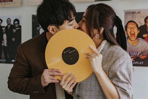 Yap Hui Xin And Ted Chongs Retro Pre Wedding Shoot In A Vinyl