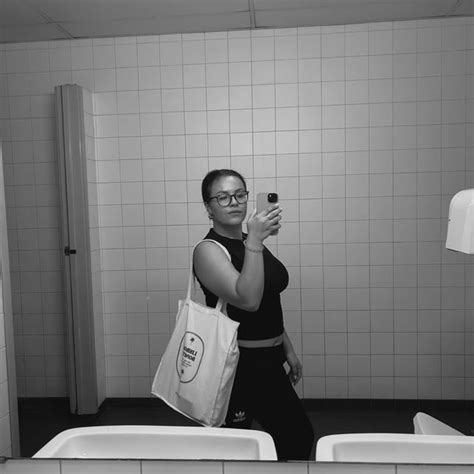 Simo Simonadimaio • Threads Say More