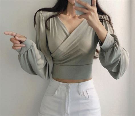 안사면 후회긴팔 Ver 셔링 퍼프 티셔츠 긴소매 무지 어깨패드 세미 크롭티 랩스타일 꼬임티 직각어깨 브이넥 데이트룩 하객 섹시글램 하이틴 꾸안꾸 패드크롭티 딱붙티