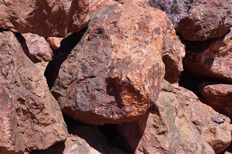 Jesse Red Boulder West Valley Rock