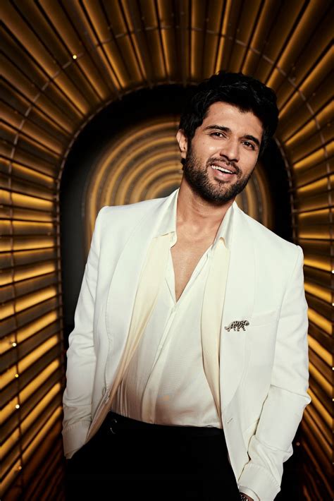 Download Close Up Vijay Devarakonda Wallpaper