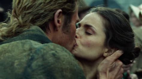 Tom Hiddleston And Chris Hemsworth Kiss