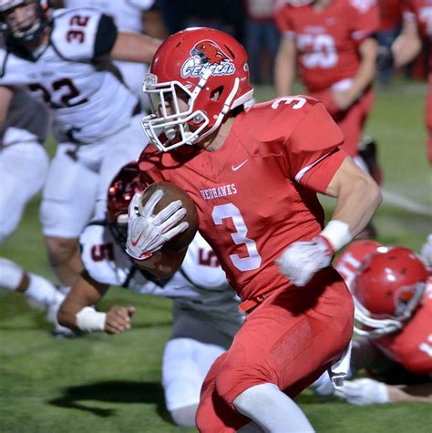 Conor Joyce Wills Sixth Seeded Naperville Central To 14 7 Victory Over
