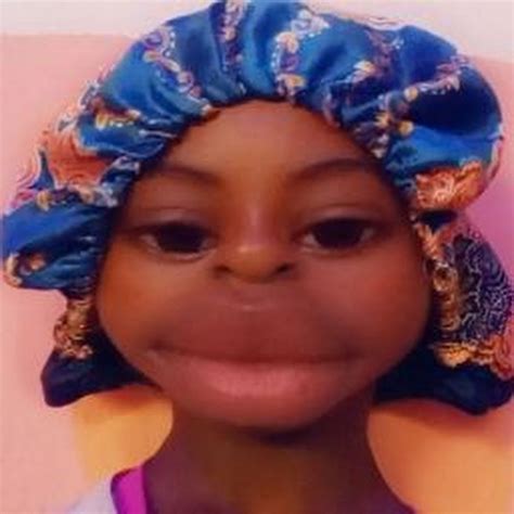 𝐂𝐎𝐌𝐄𝐃𝐈𝐀𝐍 𝐒𝐌𝐀𝐋𝐋𝐀 Youtube