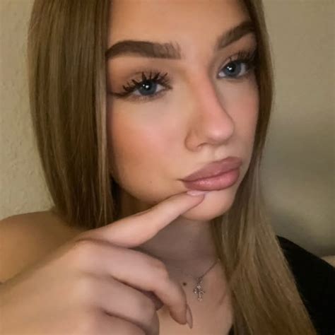 Angelina Angix • Threads Say More