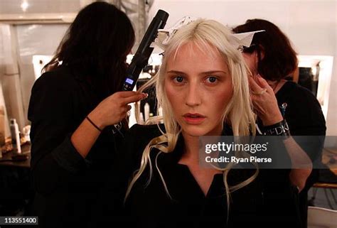 Amber Thomas Backstage Photos And Premium High Res Pictures Getty Images