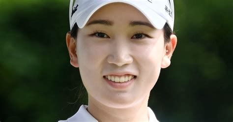 이수진 수줍은 미소 포토