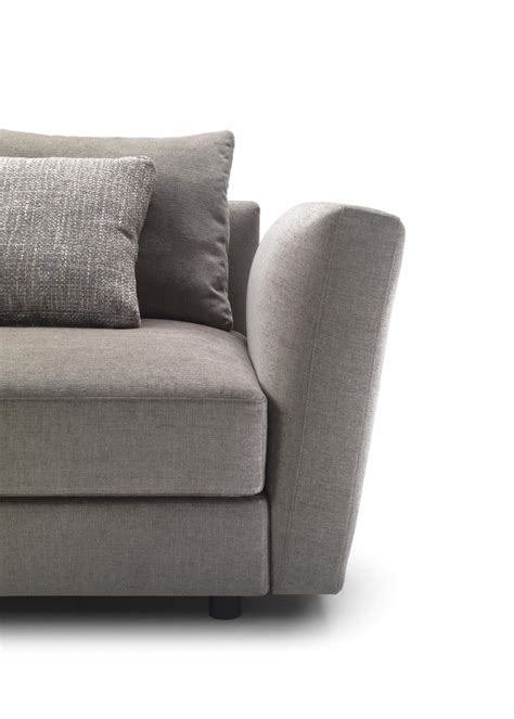 Ester Sectional By Pacini And Cappellini Cassoni