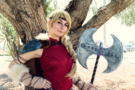 Astrid Hofferson Cosplay Alice In Cosplayland