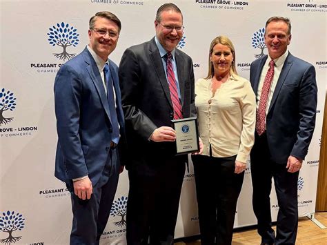 Maceys Pleasant Grove Receives Heros Award” Associated Food Stores