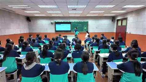 高中学生上课讨论化学课堂实拍素材视频特效素材 千库网