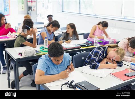High School Students Studying In Class Studying Machines China