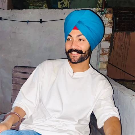 𝙰𝙼𝙼𝚄🧸 Am Mehra Official • Threads Say More