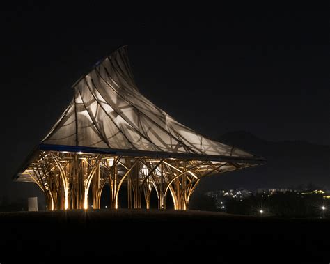 Architecture Lantern Set