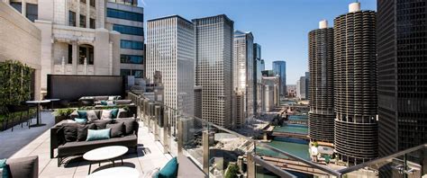 Londonhouse Chicago Curio Collection By Hilton