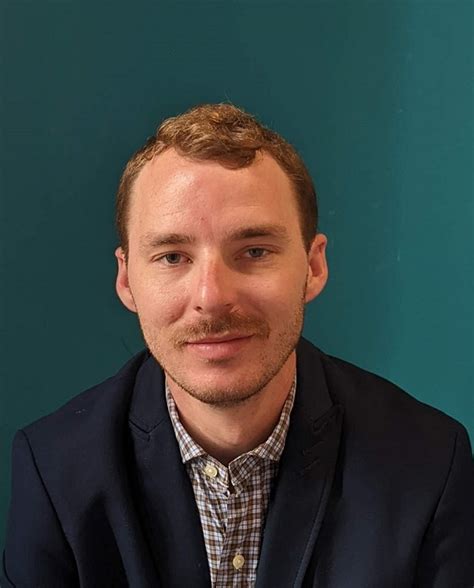 Coffelt Headshot Derecho Y Políticas Humanitarias