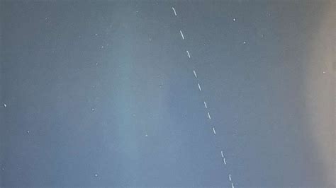 Fliegende Lichterkette Am Himmel In NRW Dahinter Steckt Starlink