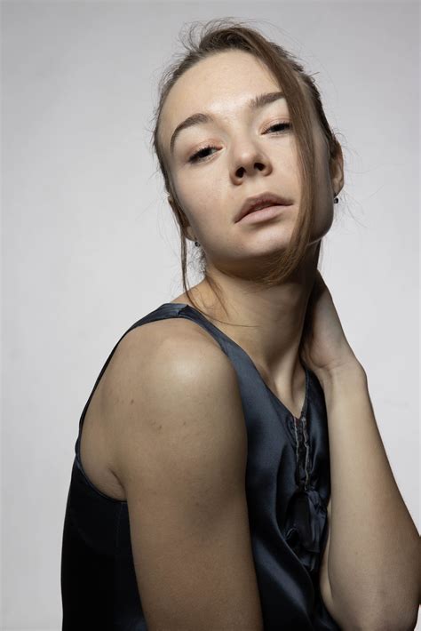 Halyna Romanovamodel Paparazzili