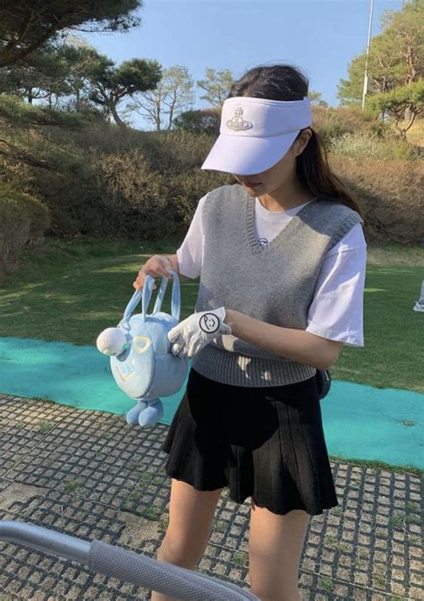 Sport에 있는 Kieu Trang님의 핀 가을 패션 여자 골프 패션 골프복