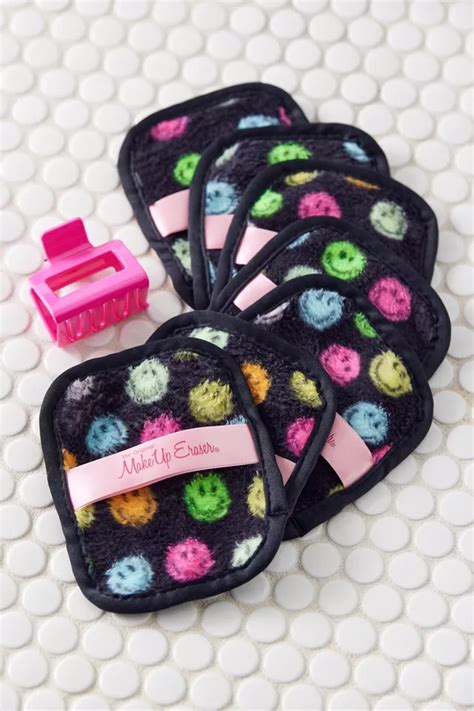 The Original Makeup Eraser 7 Day Set Urban Outfitters Canada