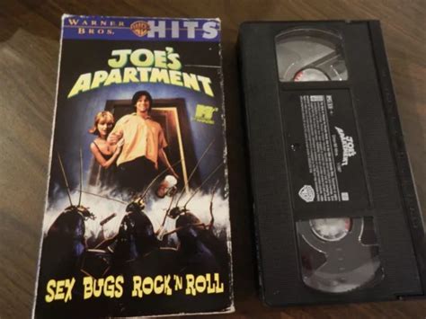 Joes Apartment Vhs Mtv Movie Sex Bugs Rock N Roll 1996 Wb Hits O