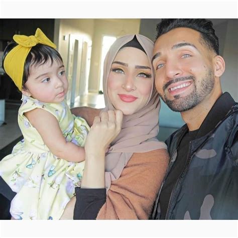 Sham Idrees Latest Photos With His Daughters And Wife Reviewitpk