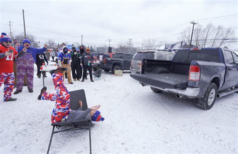 Buffalo Bills Fans Arrive Photos Of Tailgating Before Ravens Game