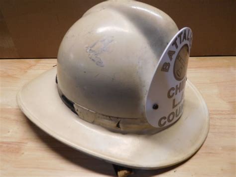 La County Fire Dept Battalion Chief Emergency Fire Helmet Rare