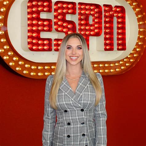Meet Erin Dolan The Stunning Espn Analyst Whose Social Media Snaps
