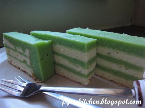 Pandan Layer Cake ~ 萍水相逢