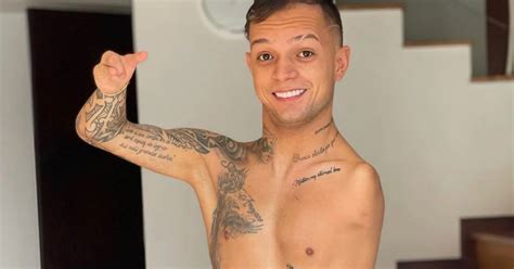 Video Santiago Arroyave Explicó A Sus Seguidores Por Qué Nació Con Focomelia Infobae