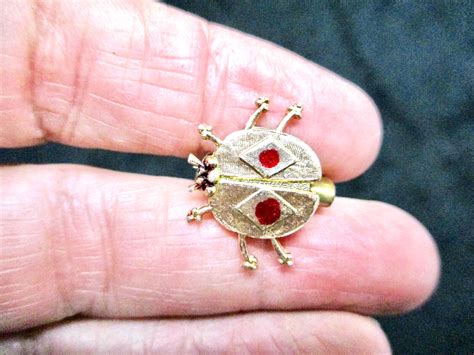 Vintage Tiny Pins 1950s Gold Tone Hong Kong Bug Br Gem