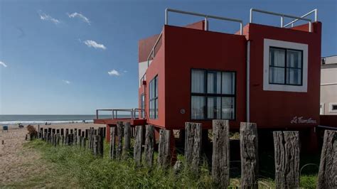 Chalets Y Rarezas Los Clásicos De La Arquitectura De Pinamar Y El Misterio De La Casa Hongo