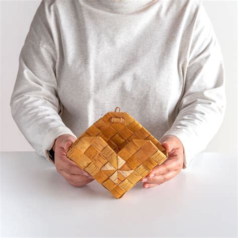 【冬頃再入荷予定】bror Forslund｜白樺のコーヒーフィルター入れ Comfota 北欧雑貨店