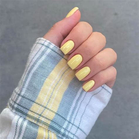 50 Cute Yellow Nails You Need To Try Prada And Pearls Yellow Nails