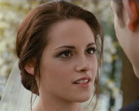 Kristen Stewart As Bella Swan In The Twilight Saga Breaking Dawn